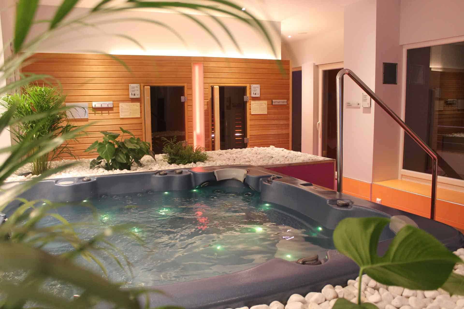 Dnevni wellness (bazen, saune) - Wellness Hotel Villa Magdalena